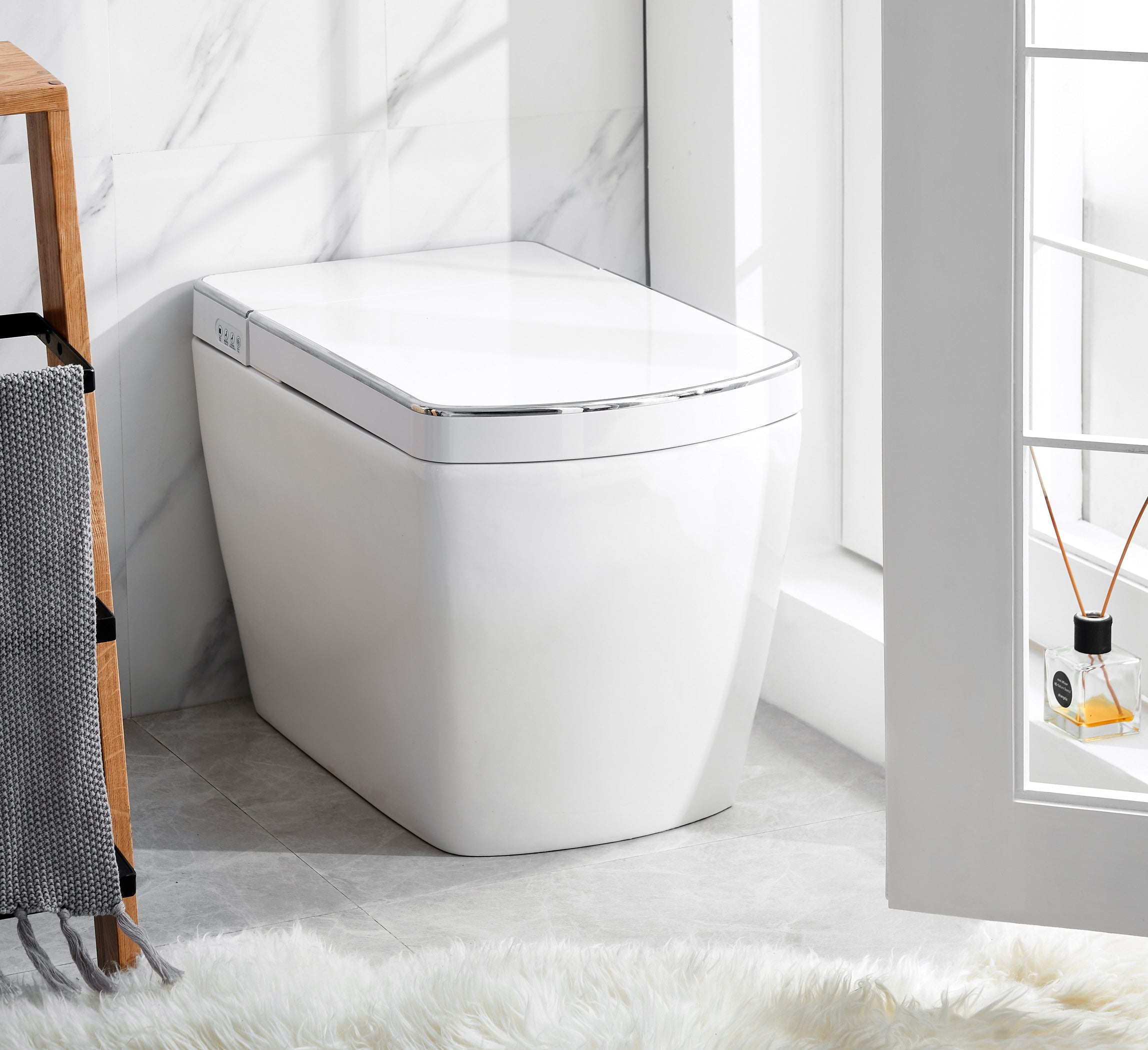 Luxury Resort Style Intelligent Toilet Seat Remote Control & Mobile App Compatible - White ...